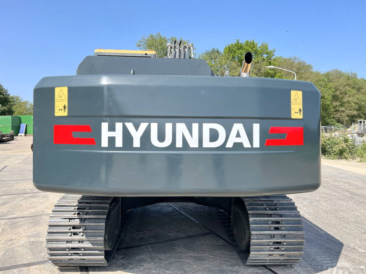 Hyundai R210 Smart Plus *2024 Model* – Globalworkstuff