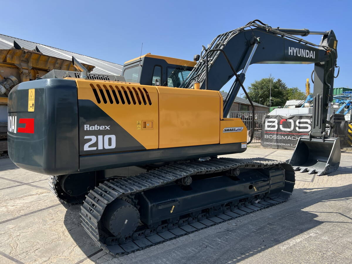Hyundai R210 Smart Plus *2024 Model* – Globalworkstuff